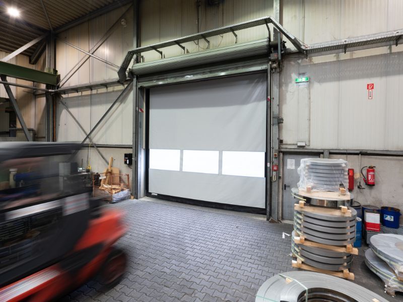Porte rapide pour la logistique et les entrepôts | Entrance Services